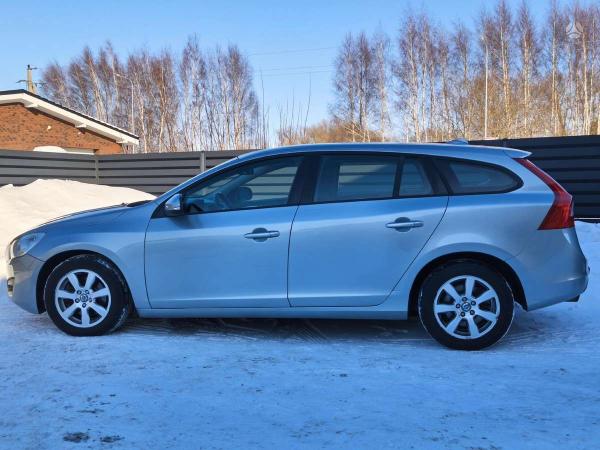 Pelēks Volvo V60 2013 Klaipėda, ar dzinēja tilpumu 1.98 L un nobraukumu 298 tūkst. km par 5950 €, foto 1 vietnē AUTOMOTO.COM.LV