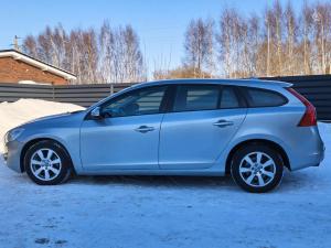 Pelēks Volvo V60 2013 Klaipėda, ar dzinēja tilpumu 1.98 L un nobraukumu 298 tūkst. km par 5950 €, foto  vietnē AUTOMOTO.COM.LV
