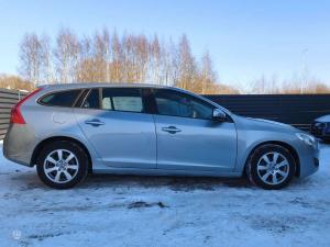 Grey Volvo V60 2013 in Klaipeda, with an engine capacity of 1.98 L and mileage of 298 thousand km for 5950 €, photo 26 on AUTOMOTO.COM.LV