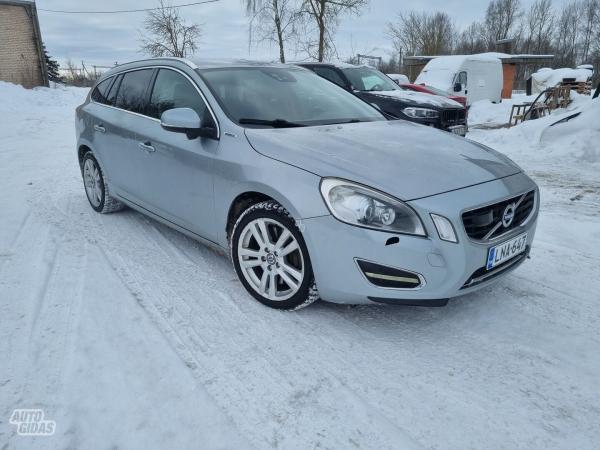 Pelēks Volvo V60 2013 Radviliškis, ar dzinēja tilpumu 2.40 L un nobraukumu 308 tūkst. km par 7500 €, foto 1 vietnē AUTOMOTO.COM.LV