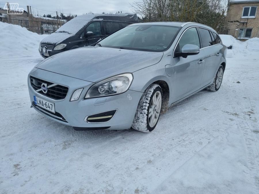 Grey Volvo V60 2013 in Radviliskis, with an engine capacity of 2.40 L and mileage of 308 thousand km for 7500 €, photo 2 on AUTOMOTO.COM.LV