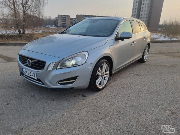 Grey Volvo V60 2013 in Radviliskis, with an engine capacity of 2.40 L and mileage of 308 thousand km for 6700 €, photo 1 on AUTOMOTO.COM.LV