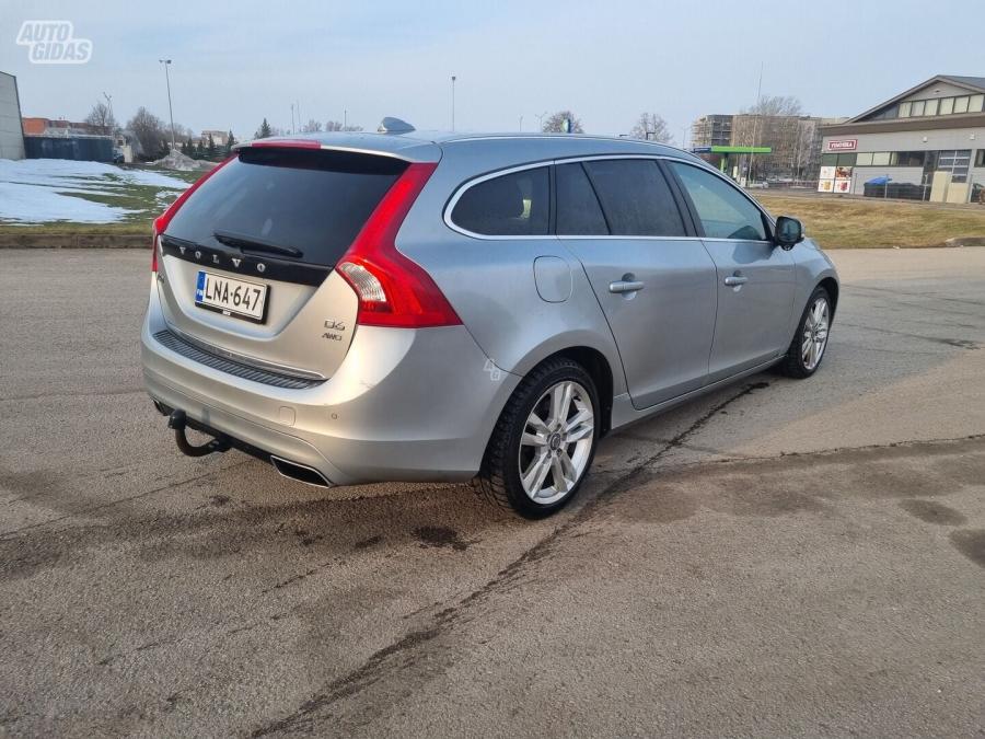 Pelēks Volvo V60 2013 Radviliškis, ar dzinēja tilpumu 2.40 L un nobraukumu 308 tūkst. km par 6700 €, foto 5 vietnē AUTOMOTO.COM.LV