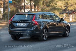 Pelēks Volvo V60 2013 Pērnava, ar dzinēja tilpumu 2.40 L un nobraukumu 273 tūkst. km par 9280 €, foto 4 vietnē AUTOMOTO.COM.LV