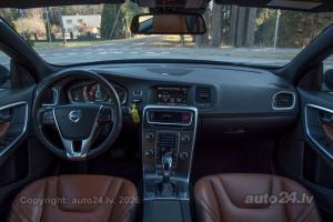 Pelēks Volvo V60 2013 Pērnava, ar dzinēja tilpumu 2.40 L un nobraukumu 273 tūkst. km par 9280 €, foto 7 vietnē AUTOMOTO.COM.LV