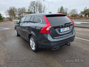 Pelēks Volvo V60 2013 Paide, ar dzinēja tilpumu 2.40 L un nobraukumu 273 tūkst. km par 7999 €, foto 4 vietnē AUTOMOTO.COM.LV