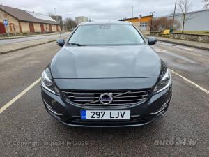 Pelēks Volvo V60 2013 Paide, ar dzinēja tilpumu 2.40 L un nobraukumu 273 tūkst. km par 7999 €, foto 8 vietnē AUTOMOTO.COM.LV