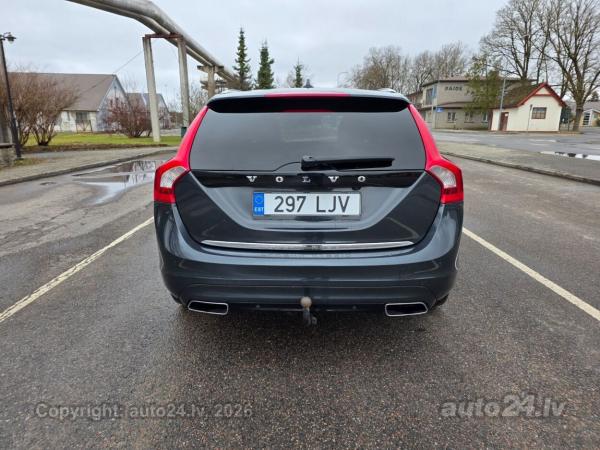 Grey Volvo V60 2013 in Paide, with an engine capacity of 2.40 L and mileage of 273 thousand km for 7999 €, photo 8 on AUTOMOTO.COM.LV