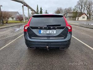 Pelēks Volvo V60 2013 Paide, ar dzinēja tilpumu 2.40 L un nobraukumu 273 tūkst. km par 7999 €, foto 9 vietnē AUTOMOTO.COM.LV