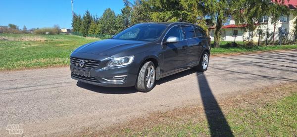 Pelēks Volvo V60 2013 Viļņa, ar dzinēja tilpumu 2.40 L un nobraukumu 304 tūkst. km par 5899 €, foto 2 vietnē AUTOMOTO.COM.LV