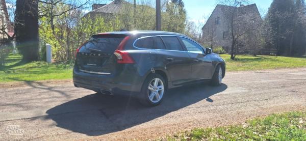 Pelēks Volvo V60 2013 Viļņa, ar dzinēja tilpumu 2.40 L un nobraukumu 304 tūkst. km par 5899 €, foto 6 vietnē AUTOMOTO.COM.LV