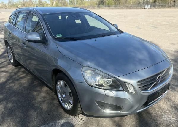 Grey Volvo V60 2013 in Marijampole, with an engine capacity of 1.60 L and mileage of 258 thousand km for 5499 €, photo 2 on AUTOMOTO.COM.LV