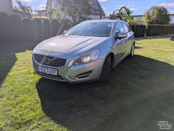 Grey Volvo V60 2013 in Radviliskis, with an engine capacity of 2.40 L and mileage of 313 thousand km for 6500 €, photo 1 on AUTOMOTO.COM.LV