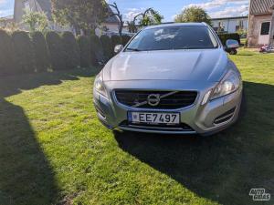 Grey Volvo V60 2013 in Radviliskis, with an engine capacity of 2.40 L and mileage of 313 thousand km for 6500 €, photo 3 on AUTOMOTO.COM.LV