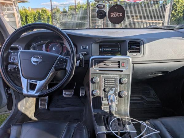 Grey Volvo V60 2013 in Radviliskis, with an engine capacity of 2.40 L and mileage of 313 thousand km for 6500 €, photo 10 on AUTOMOTO.COM.LV