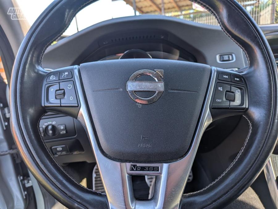 Grey Volvo V60 2013 in Radviliskis, with an engine capacity of 2.40 L and mileage of 313 thousand km for 6500 €, photo 15 on AUTOMOTO.COM.LV