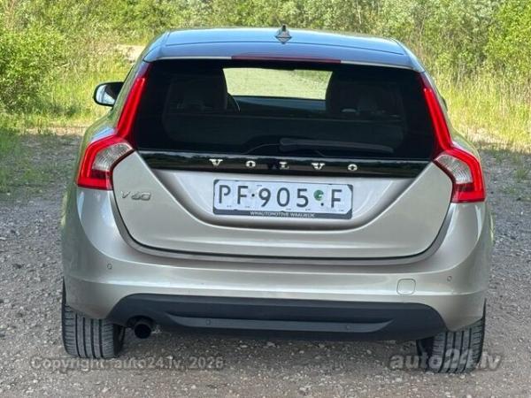 Grey Volvo V60 2013 in Tartu, with an engine capacity of 1.20 L and mileage of 257 thousand km for 5490 €, photo 8 on AUTOMOTO.COM.LV