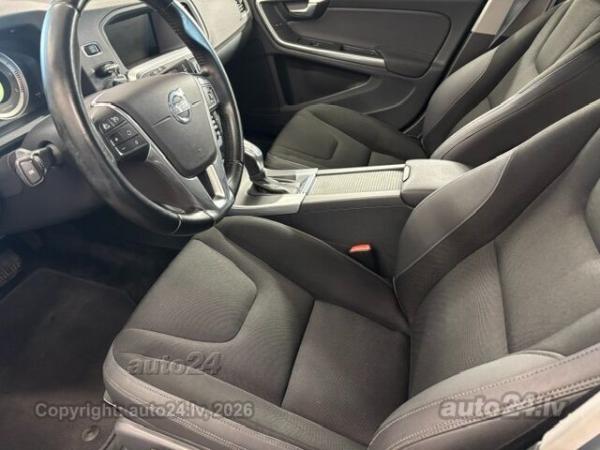 Grey Volvo V60 2013 in Tartu, with an engine capacity of 1.20 L and mileage of 257 thousand km for 5490 €, photo 10 on AUTOMOTO.COM.LV