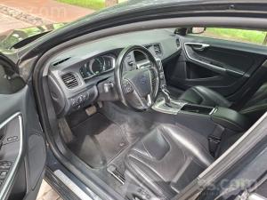 Grey Volvo V60 2013 in Riga, with an engine capacity of 2.40 L and mileage of 260 thousand km for 7150 €, photo 10 on AUTOMOTO.COM.LV