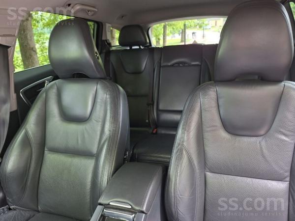 Grey Volvo V60 2013 in Riga, with an engine capacity of 2.40 L and mileage of 260 thousand km for 7150 €, photo 10 on AUTOMOTO.COM.LV