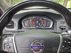 Grey Volvo V60 2013 in Riga, with an engine capacity of 2.40 L and mileage of 260 thousand km for 7150 €, photo 15 on AUTOMOTO.COM.LV