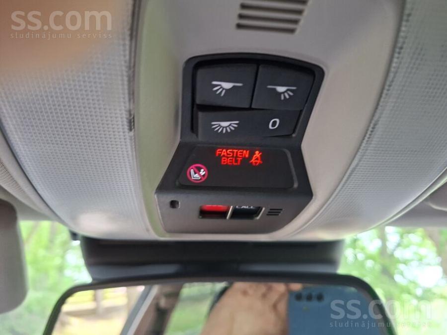Grey Volvo V60 2013 in Riga, with an engine capacity of 2.40 L and mileage of 260 thousand km for 7150 €, photo 21 on AUTOMOTO.COM.LV