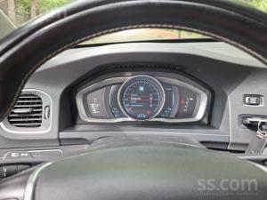 Grey Volvo V60 2013 in Riga, with an engine capacity of 2.40 L and mileage of 260 thousand km for 7150 €, photo 28 on AUTOMOTO.COM.LV