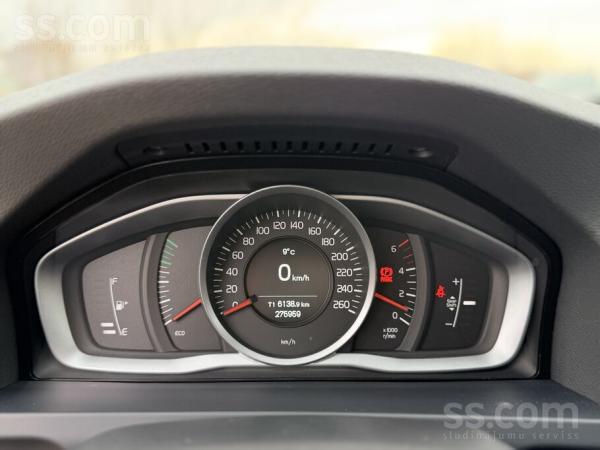 Grey Volvo V60 2013 in Riga, with an engine capacity of 2.00 L and mileage of 275 thousand km for 7595 €, photo 9 on AUTOMOTO.COM.LV