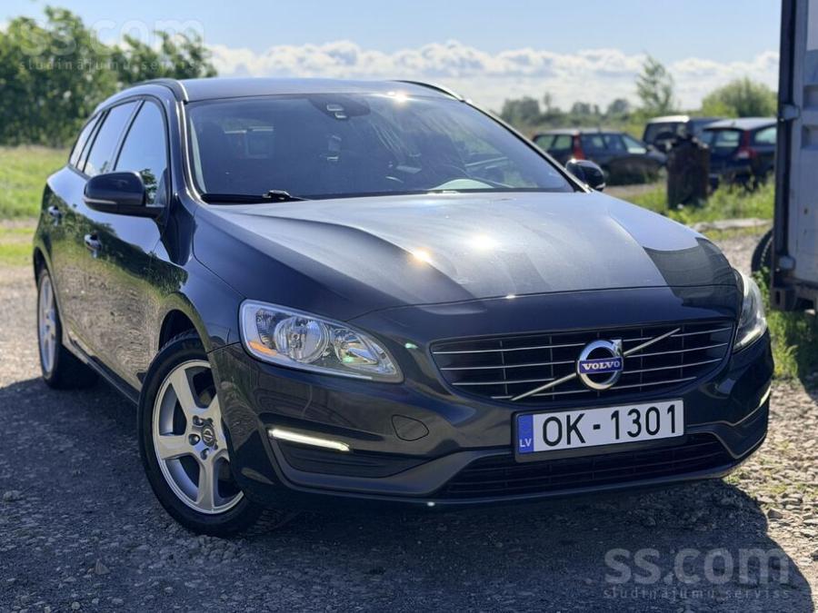 Pelēks Volvo V60 2013 Rīga, ar dzinēja tilpumu 2.00 L un nobraukumu 275 tūkst. km par 7595 €, foto 1 vietnē AUTOMOTO.COM.LV