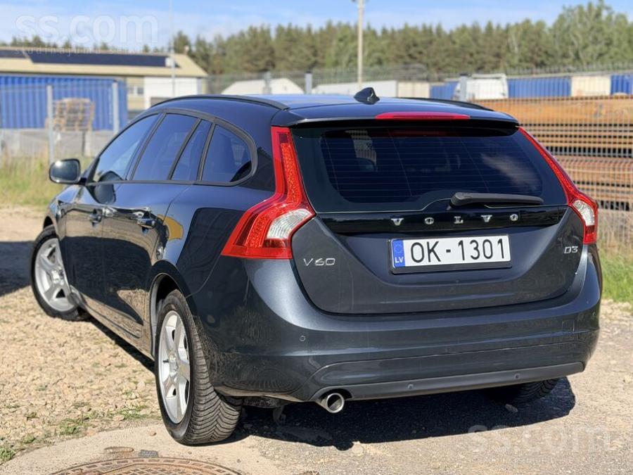 Pelēks Volvo V60 2013 Rīga, ar dzinēja tilpumu 2.00 L un nobraukumu 275 tūkst. km par 7595 €, foto 3 vietnē AUTOMOTO.COM.LV