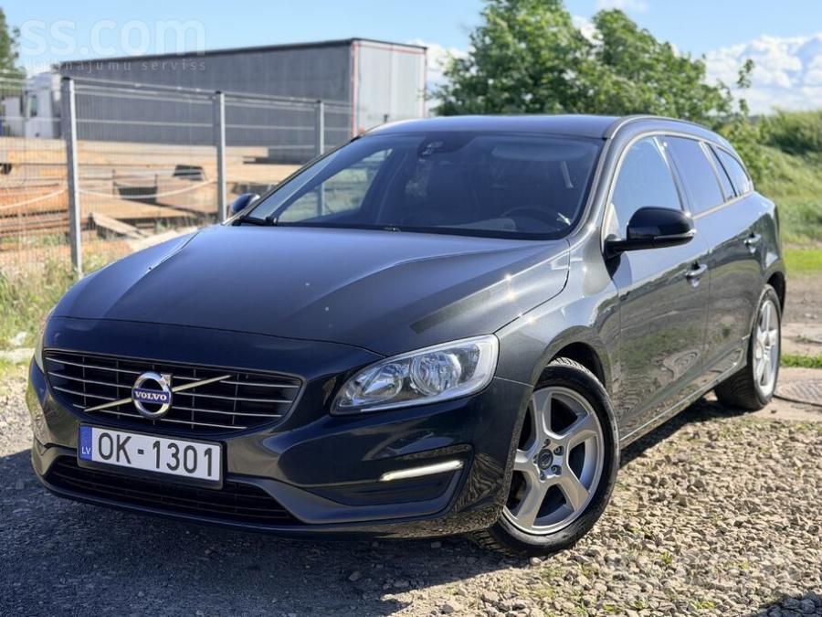 Pelēks Volvo V60 2013 Rīga, ar dzinēja tilpumu 2.00 L un nobraukumu 275 tūkst. km par 7595 €, foto 4 vietnē AUTOMOTO.COM.LV