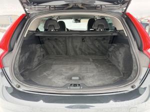 Pelēks Volvo V60 2013 Rīga, ar dzinēja tilpumu 2.00 L un nobraukumu 275 tūkst. km par 7595 €, foto 6 vietnē AUTOMOTO.COM.LV