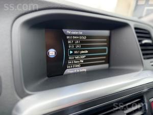 Pelēks Volvo V60 2013 Rīga, ar dzinēja tilpumu 2.00 L un nobraukumu 275 tūkst. km par 7595 €, foto 14 vietnē AUTOMOTO.COM.LV