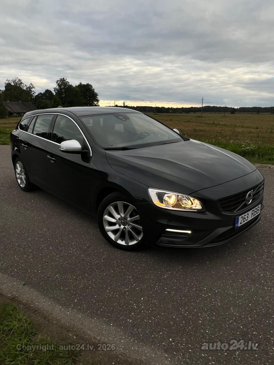 Pelēks Volvo V60 2013 Tallina, ar dzinēja tilpumu 1.60 L un nobraukumu 214 tūkst. km par 8500 €, foto 1 vietnē AUTOMOTO.COM.LV