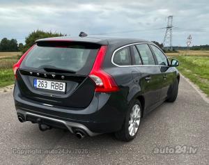Pelēks Volvo V60 2013 Tallina, ar dzinēja tilpumu 1.60 L un nobraukumu 214 tūkst. km par 8500 €, foto 3 vietnē AUTOMOTO.COM.LV