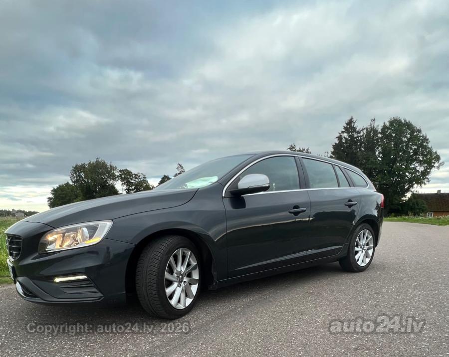 Pelēks Volvo V60 2013 Tallina, ar dzinēja tilpumu 1.60 L un nobraukumu 214 tūkst. km par 8500 €, foto 4 vietnē AUTOMOTO.COM.LV