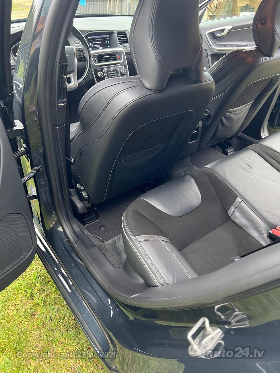 Pelēks Volvo V60 2013 Tallina, ar dzinēja tilpumu 1.60 L un nobraukumu 214 tūkst. km par 8500 €, foto 8 vietnē AUTOMOTO.COM.LV