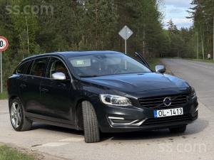 Pelēks Volvo V60 2013 Daugavpils, ar dzinēja tilpumu 2.40 L un nobraukumu 310 tūkst. km par 6500 €, foto 5 vietnē AUTOMOTO.COM.LV