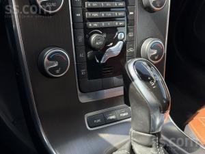 Pelēks Volvo V60 2013 Daugavpils, ar dzinēja tilpumu 2.40 L un nobraukumu 310 tūkst. km par 6500 €, foto 17 vietnē AUTOMOTO.COM.LV