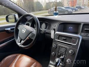 Pelēks Volvo V60 2013 Daugavpils, ar dzinēja tilpumu 2.40 L un nobraukumu 310 tūkst. km par 6500 €, foto 21 vietnē AUTOMOTO.COM.LV