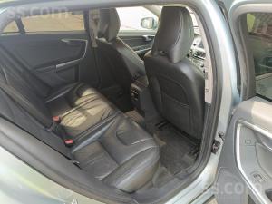 Grey Volvo V60 2013 in Kraslava, with an engine capacity of 2.40 L and mileage of 183 thousand km for 8300 €, photo 6 on AUTOMOTO.COM.LV