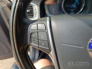 Grey Volvo V60 2013 in Kraslava, with an engine capacity of 2.40 L and mileage of 183 thousand km for 8300 €, photo 15 on AUTOMOTO.COM.LV