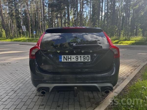 Pelēks Volvo V60 2013 Saldus, ar dzinēja tilpumu 1.60 L un nobraukumu 377 tūkst. km par 6700 €, foto 6 vietnē AUTOMOTO.COM.LV