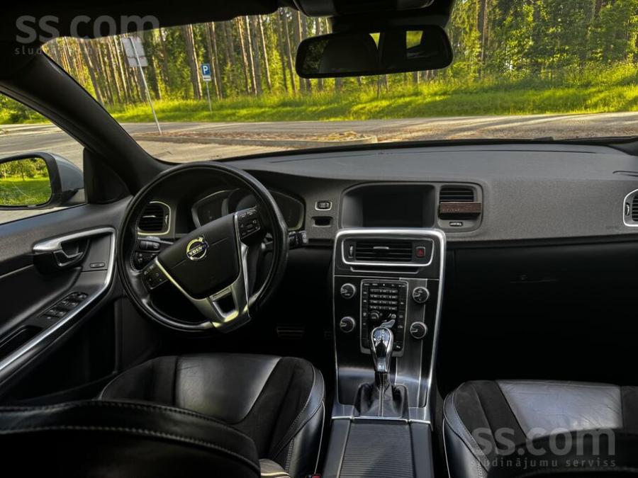 Pelēks Volvo V60 2013 Saldus, ar dzinēja tilpumu 1.60 L un nobraukumu 377 tūkst. km par 6700 €, foto 13 vietnē AUTOMOTO.COM.LV
