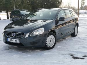Pelēks Volvo V60 2013 Rīga, ar dzinēja tilpumu 2.00 L un nobraukumu 180 tūkst. km par 7300 €, foto  vietnē AUTOMOTO.COM.LV