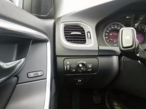 Grey Volvo V60 2013 in Kuldiga, with an engine capacity of 2.00 L and mileage of 180 thousand km for 7300 €, photo 14 on AUTOMOTO.COM.LV