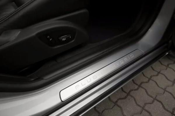 Pelēks Volvo V60 2013 Jelgava, ar dzinēja tilpumu 2.40 L un nobraukumu 260 tūkst. km par 9900 €, foto 9 vietnē AUTOMOTO.COM.LV