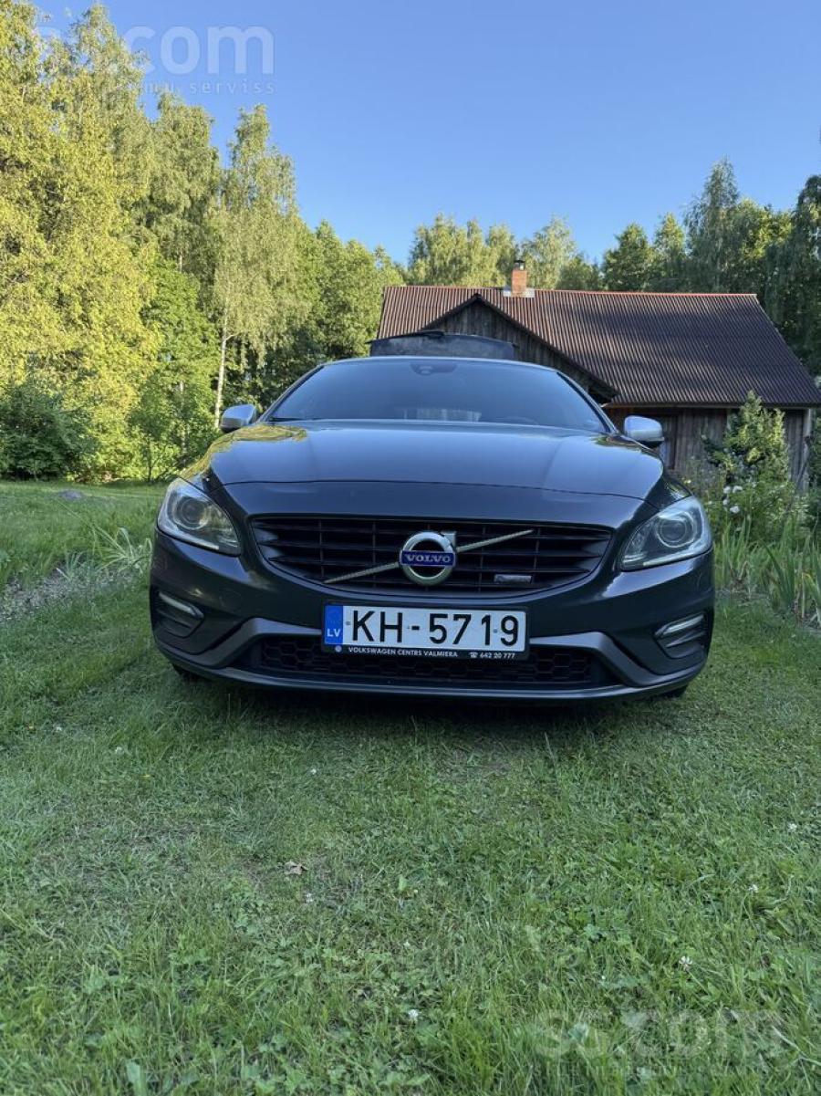 Pelēks Volvo V60 2013 Rīga, ar dzinēja tilpumu 2.00 L un nobraukumu 310 tūkst. km par 4990 €, foto 3 vietnē AUTOMOTO.COM.LV
