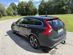 Pelēks Volvo V60 2013 Rīga, ar dzinēja tilpumu 2.00 L un nobraukumu 310 tūkst. km par 4990 €, foto 7 vietnē AUTOMOTO.COM.LV