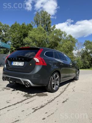 Pelēks Volvo V60 2013 Rīga, ar dzinēja tilpumu 2.00 L un nobraukumu 310 tūkst. km par 4990 €, foto 8 vietnē AUTOMOTO.COM.LV